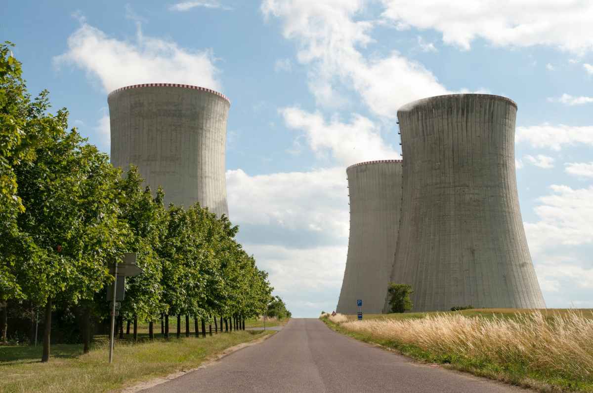 Pros and Cons of Nuclear Energy: A Guide for Kids – Decoding Biosphere