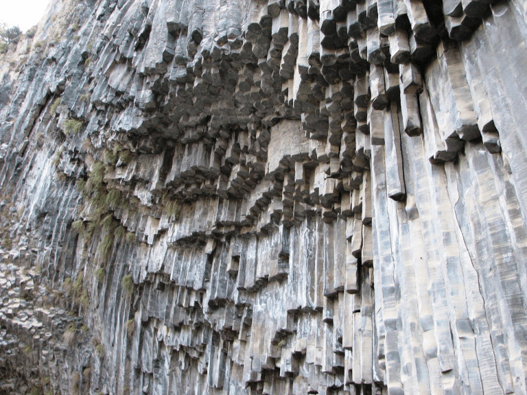 10 Spectacular Basalt Columns of the World – Decoding Biosphere